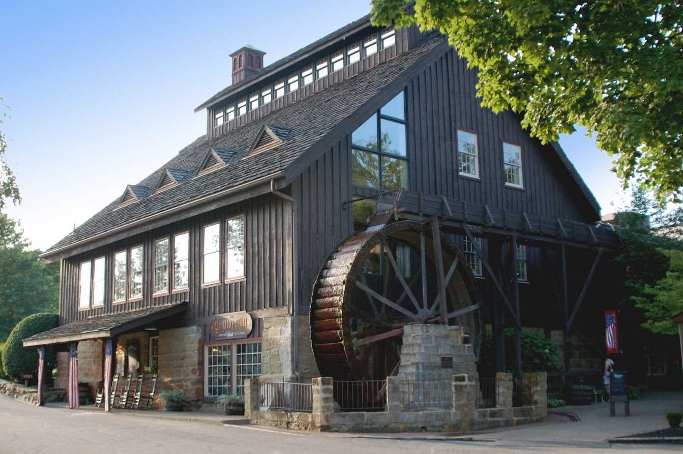 Velvet’s Ye Olde Mill draws ice cream lovers – Dusty Tires