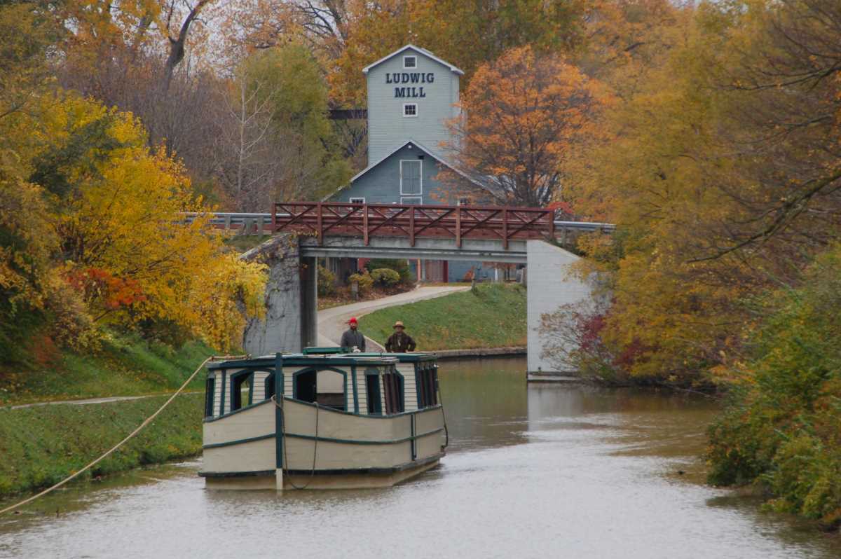 Canal-related attractions – Dusty Tires