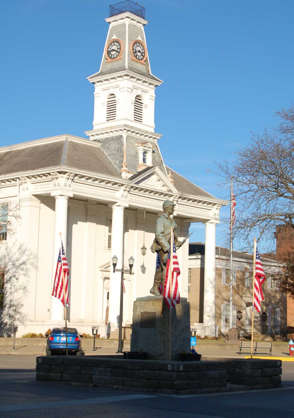Ohio town squares are a throwback to earlier times – Dusty Tires