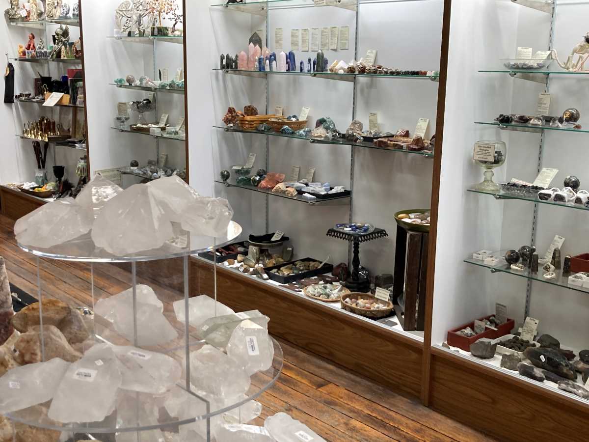 Gem & mineral mining and shops – Dusty Tires