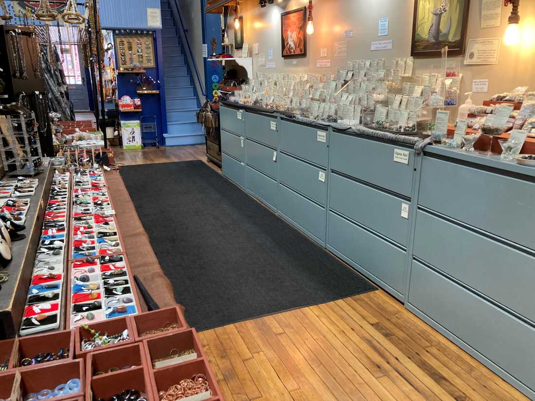 Gem & mineral mining and shops – Dusty Tires