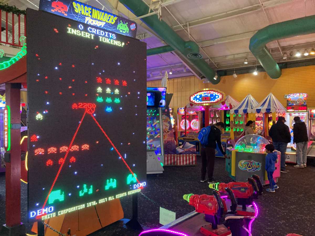 Video game arcades keep the 1980s alive – Dusty Tires